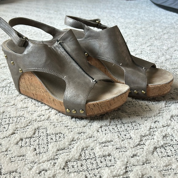 Antelope | Shoes | Antelope Metallic Sandal With Cork Platform Size 9 ...